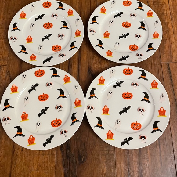 Ciroa | Dining | Ciroa Wicked Set 4 Halloween Salad Plates ...